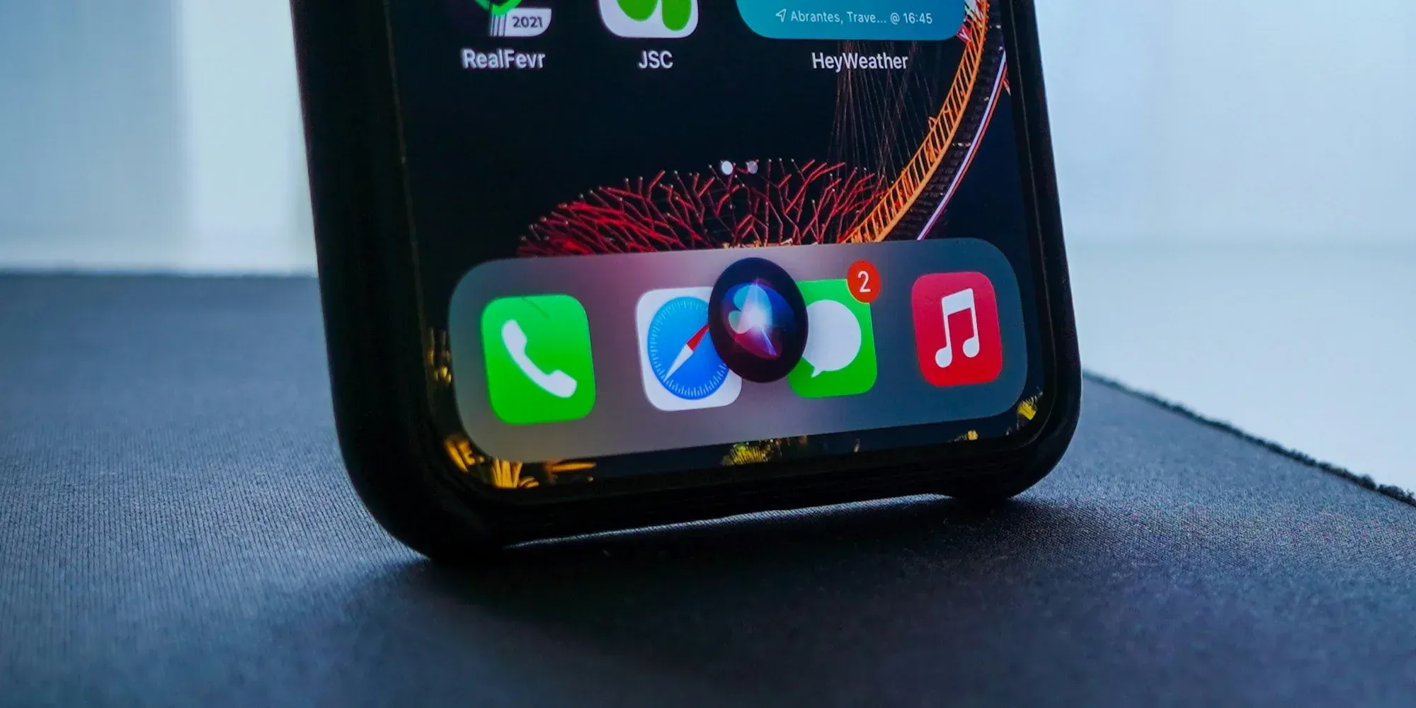 How to Use Siri on the iPhone - Siri User Guide